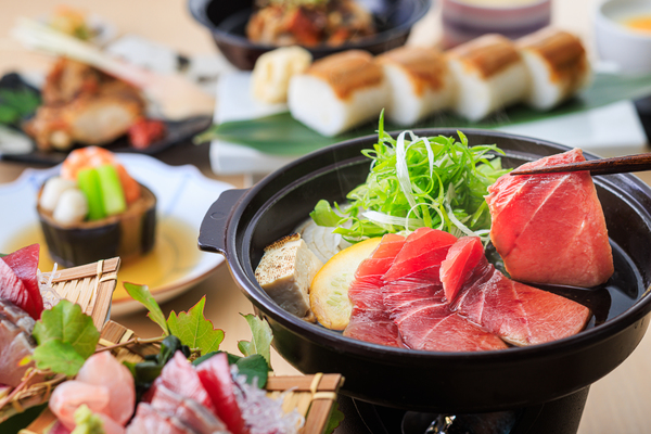夏プラン 天然南鮪と夏野菜のすき焼鍋と駿河湾海の幸の夏会席 ニ鷹 - NASUBIナビ | 静岡の食事･宴席･接待【公式】なすびグループ
